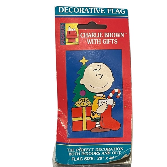 Peanuts | Other | Peanuts Christmas Flag Garden Indoor Outdoor Charlie ...